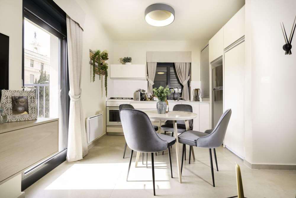 Royalty Vibe VIII - King David Residence
